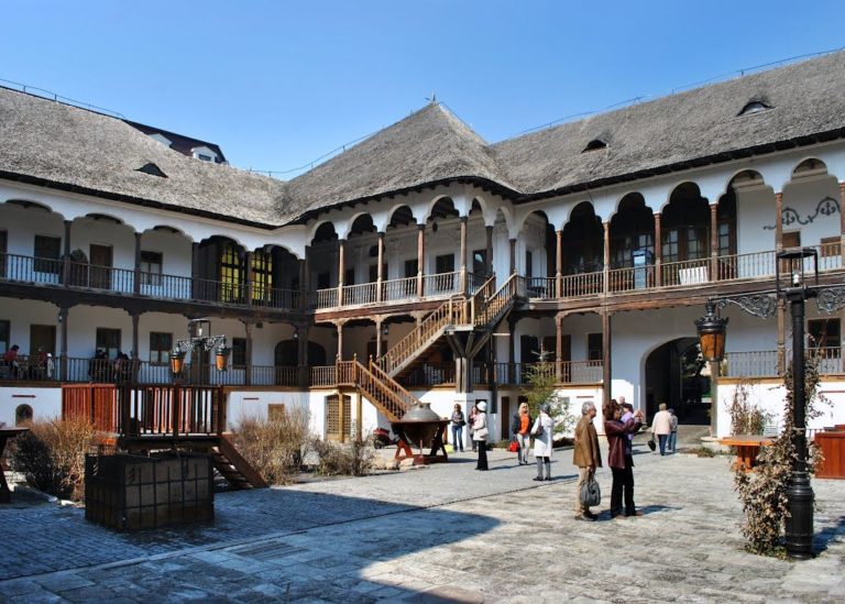 Hanul lui Manuc – Comoara din Centrul Vechi al Capitalei - Coltisor de ...