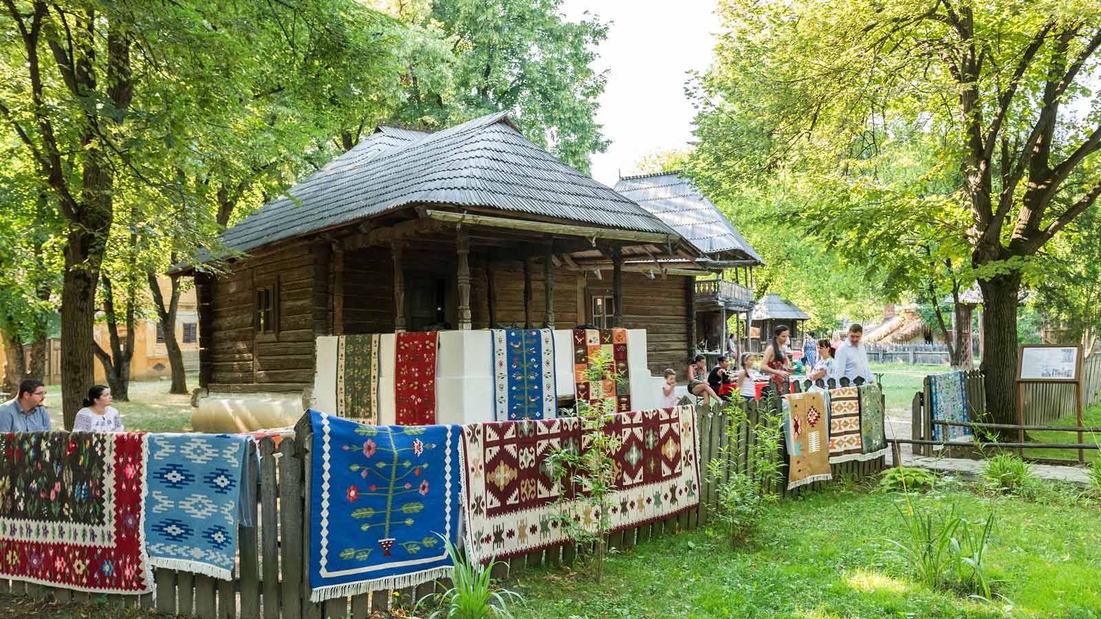 ”Satul” din mijlocul Capitalei - Coltisor de Romania