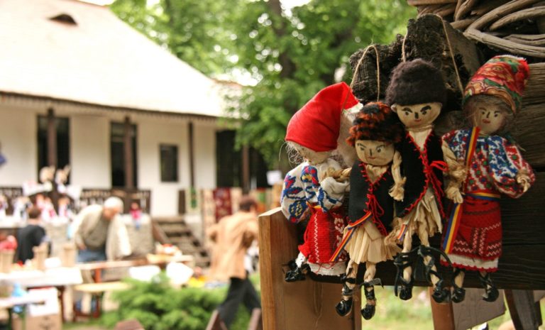 ”Satul” din mijlocul Capitalei - Coltisor de Romania