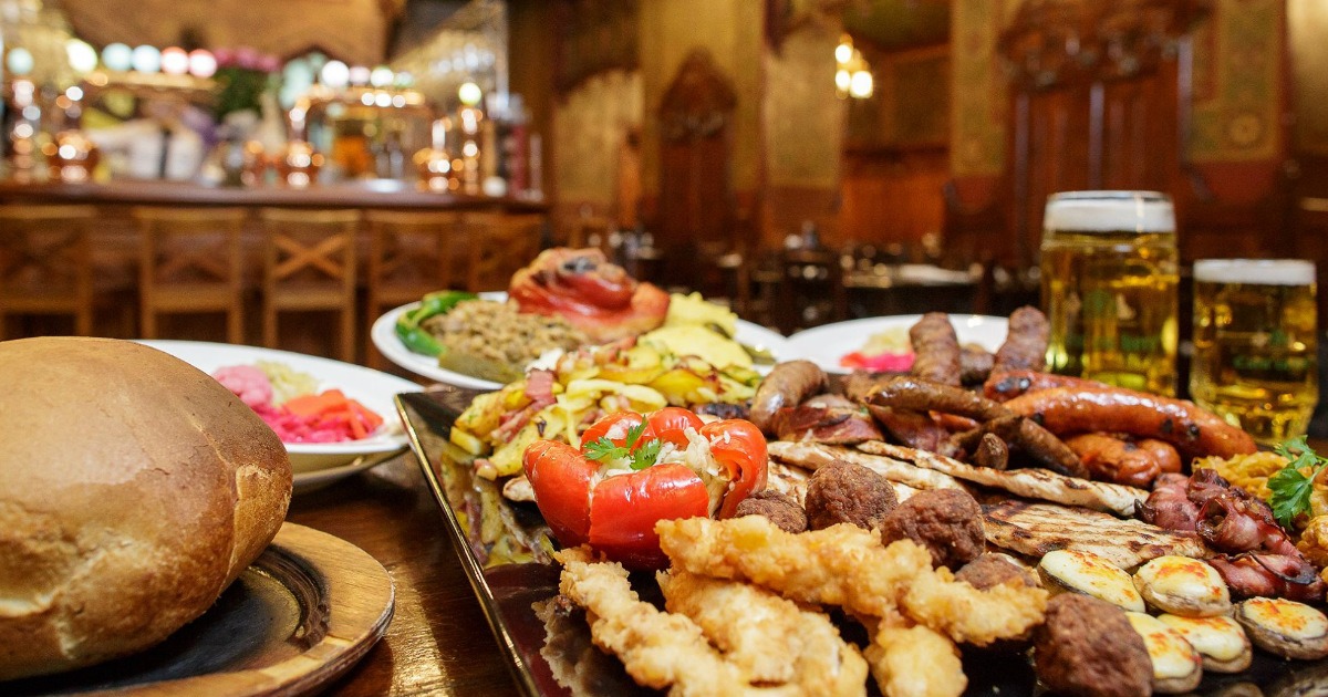 Caru' cu Bere - sufletul Bucureștiului - Coltisor de Romania
