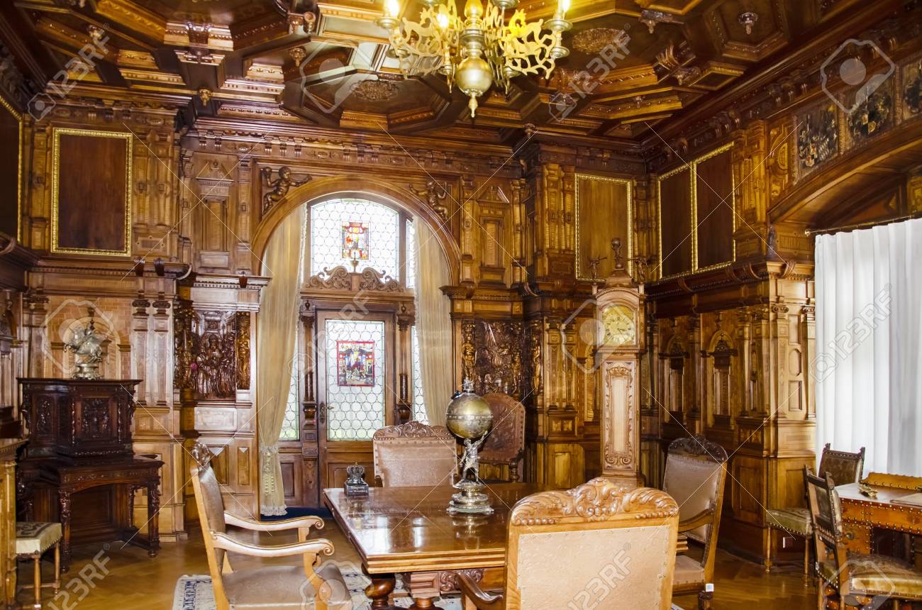 Castelul Peleș - reședința de vară a regilor României - Coltisor de Romania