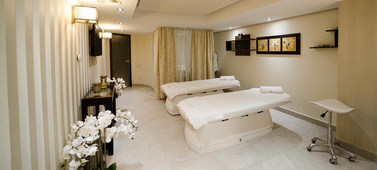 Pleiada Boutique Hotel & Spa 5* Iași - ”inspired by nature” - Coltisor ...