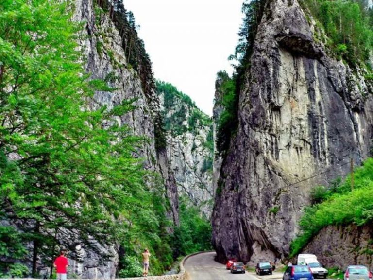 Cheile Bicazului - un loc care bucură ochiul și încântă sufletul ...