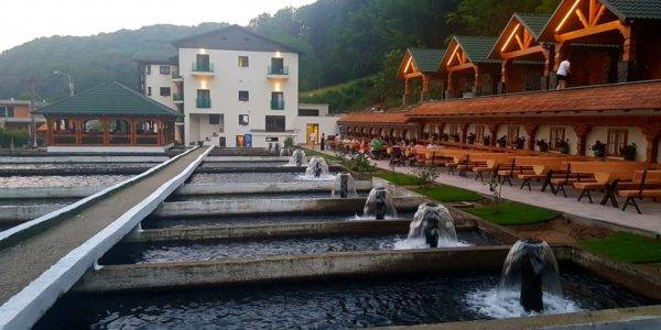 Unde fugim de acasă? La Hotel Lostrița din Maramureș - Coltisor de Romania