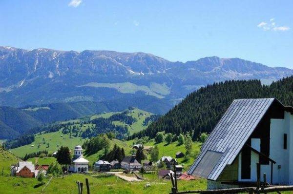 Fundata - locul unde cerul și pământul se întâlnesc - Coltisor de Romania